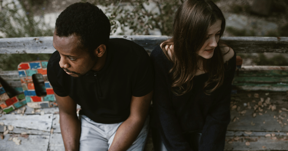 Clingy Behavior in Relationships: Causes & Solutions